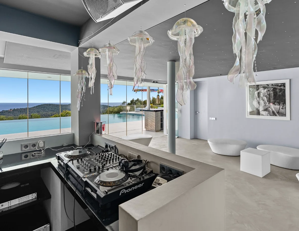 Villas with Private Clubs in Ibiza: The New Standard of Luxury Living ...